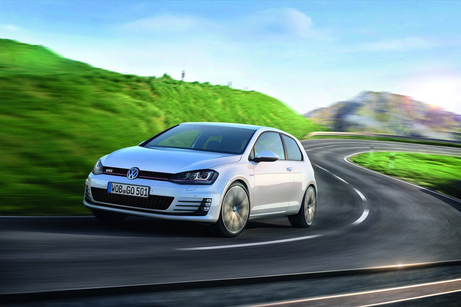 2014 VW Golf GTI Revealed in Production Guise, Available in 220PS and ...